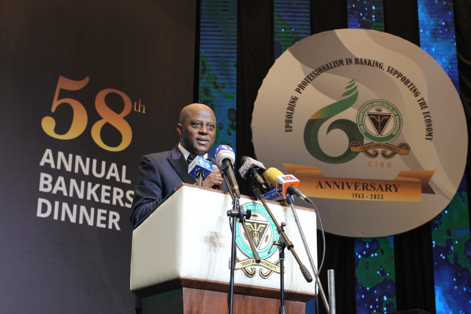Nigeria's Central Bank unveils plan to guard against soaring prices Nigeria's Central Bank unveils plan to guard against soaring prices