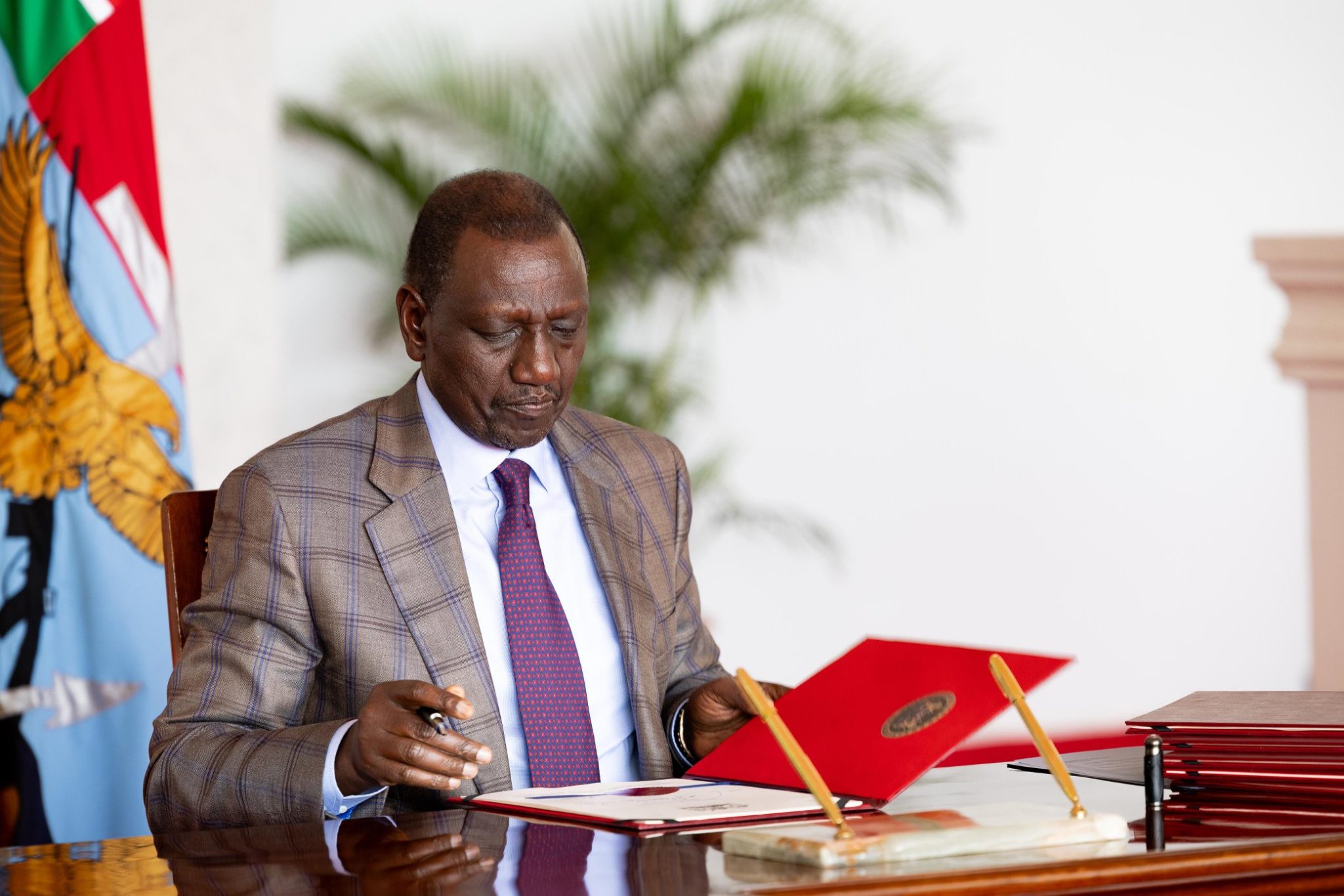 Breaking: Ruto dissolves entire cabinet with immediate effect